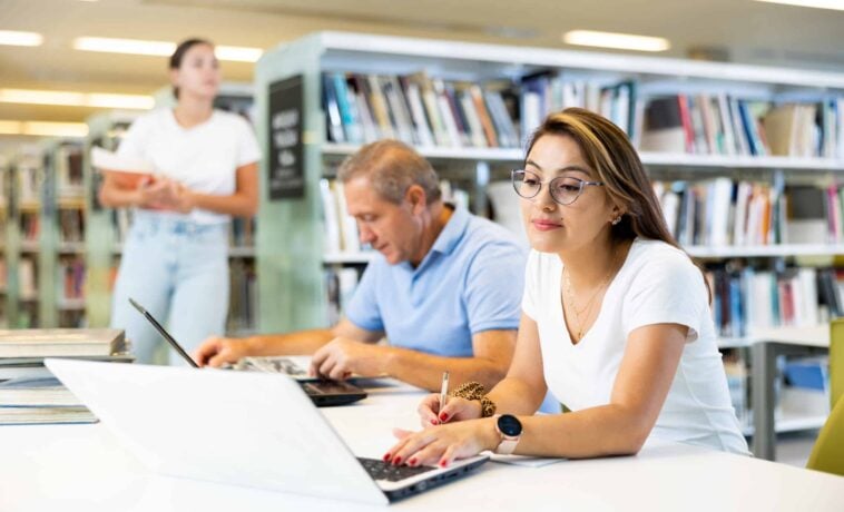 10 Best Online Colleges That Accept FAFSA for 2026 – Rankings